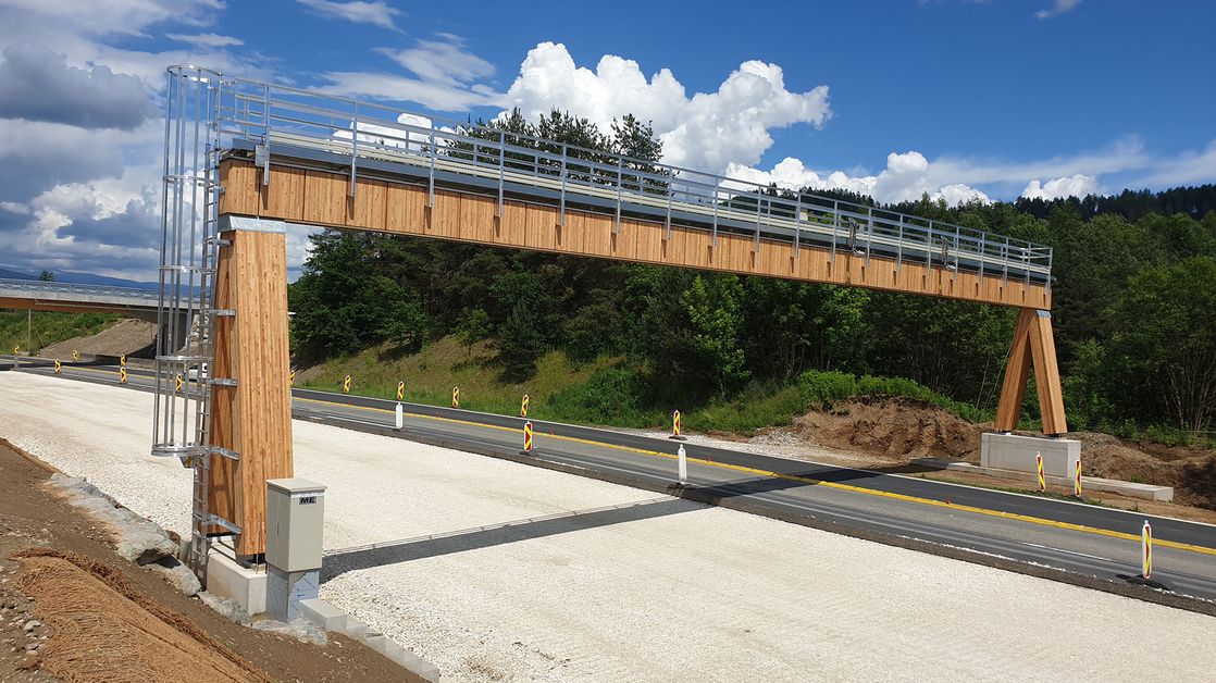 First Sustainable Toll Gantry Installation